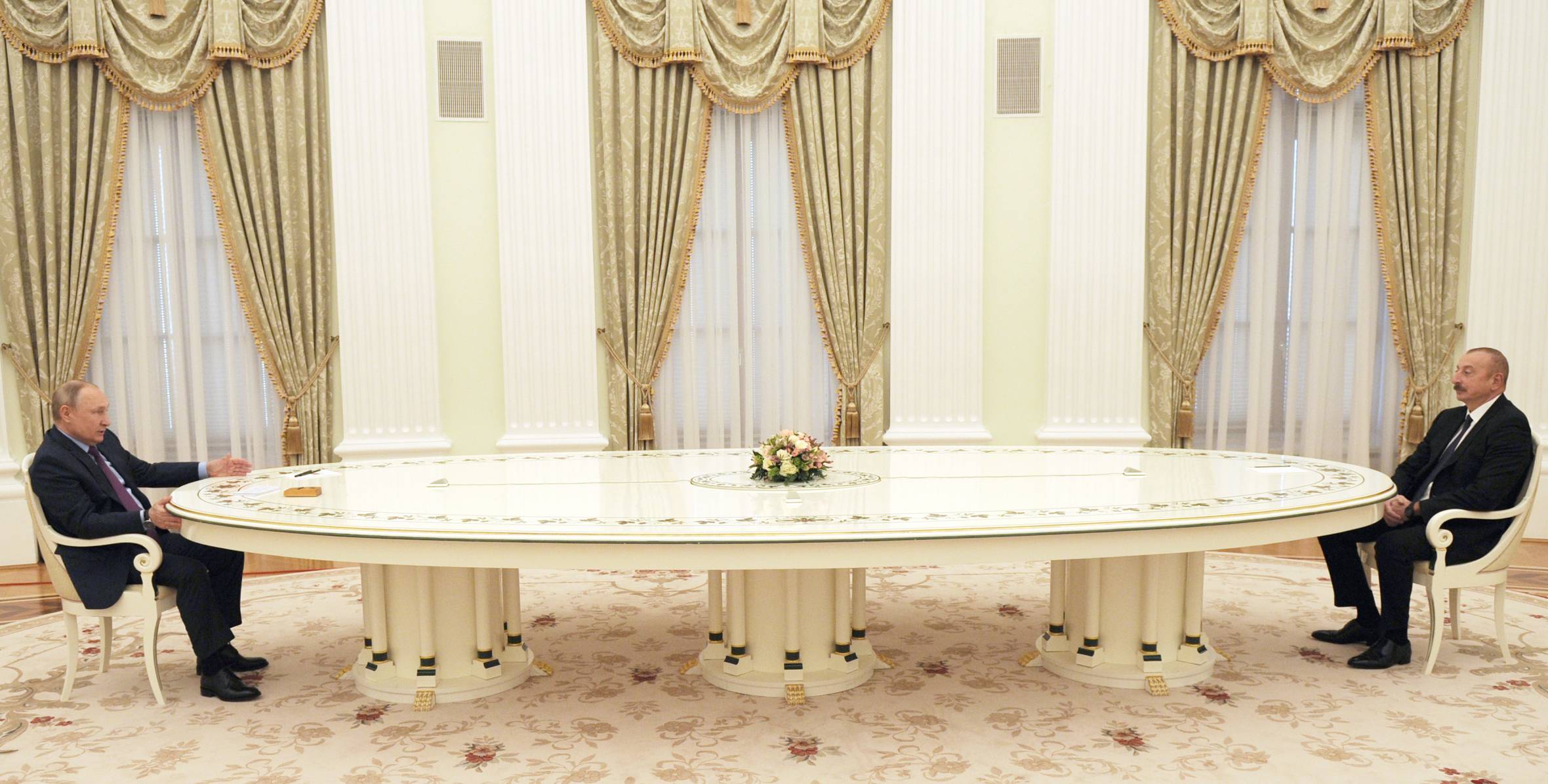 Putin and Aliyev meet in Russia; sign "Declaration on Allied ...